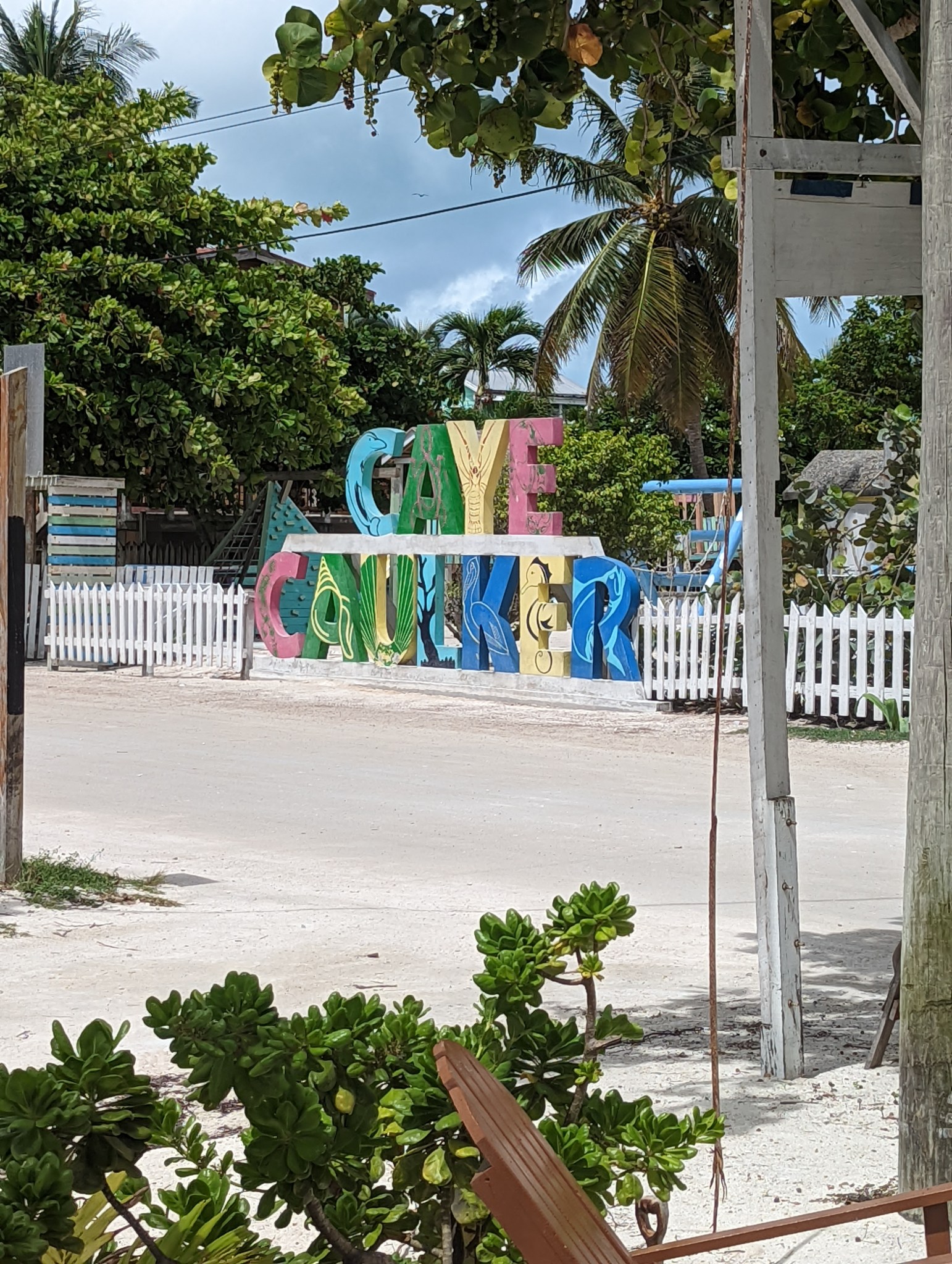 The Ultimate Guide to Caye Caulker, Belize – CHASE THE RAINBOWS