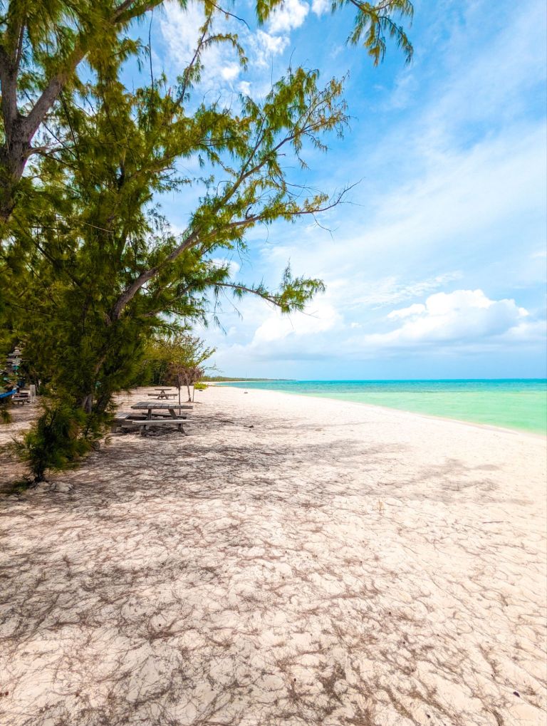 The Ultimate Travel Guide to North and Middle Caicos – CHASE THE RAINBOWS