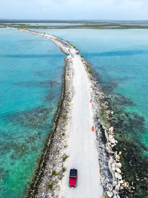 The Ultimate Travel Guide to North and Middle Caicos – CHASE THE RAINBOWS